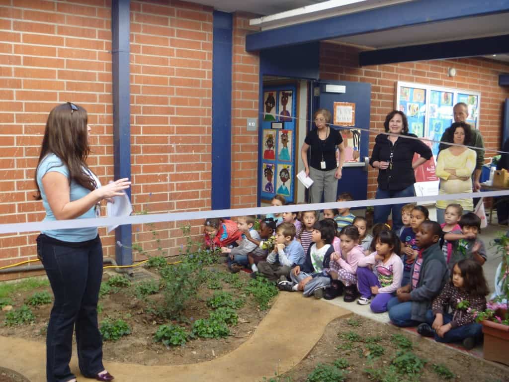 Lin Howe Cuts the Ribbon on a New Garden – Culver City Crossroads