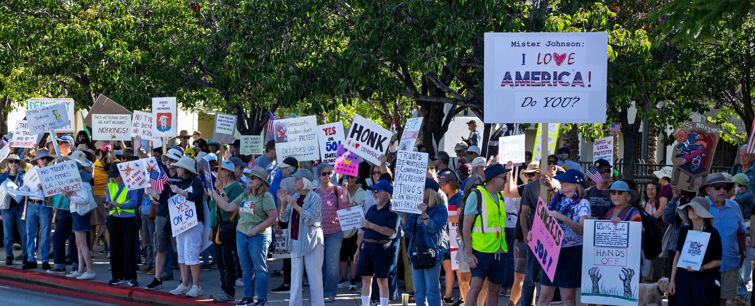 Culver City Sees 12,000 Show Up for “No Kings” – Culver City Crossroads